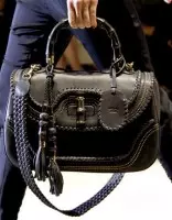 Moda hepdeliginiň sumkalary: Gucci Bahar 2011 17367_18