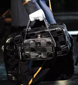 Mansakoj de Moda Semajno: Louis Vuitton Aŭtuno 2012 17765_23