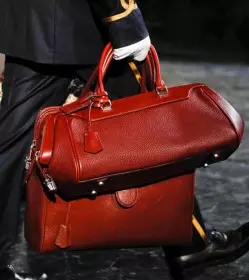 Mansakoj de Moda Semajno: Louis Vuitton Aŭtuno 2012 17765_24