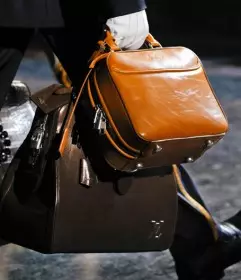 Сумки тижня моди: Louis Vuitton осінь 2012 17765_43