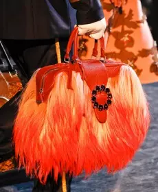 Сумки Недели моды: Louis Vuitton Fall 2012 17765_52