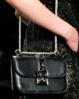 Мода жумалыгынын сумкалары: Valentino жазы 2012 17779_17