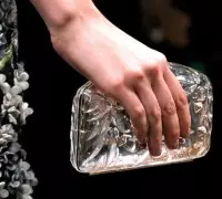 Мода жумалыгынын сумкалары: Valentino жазы 2012 17779_31