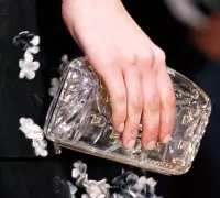 กระเป๋าแฟชั่นวีค: Valentino Spring 2012 17779_32