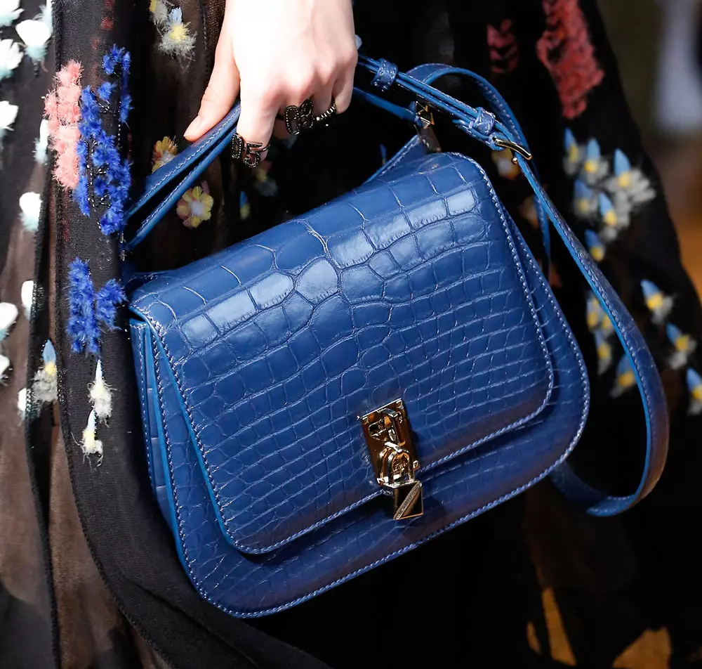 Sababaraha News Good: Valentino's Fall 2017 Runway Bags are Terrific 18059_18