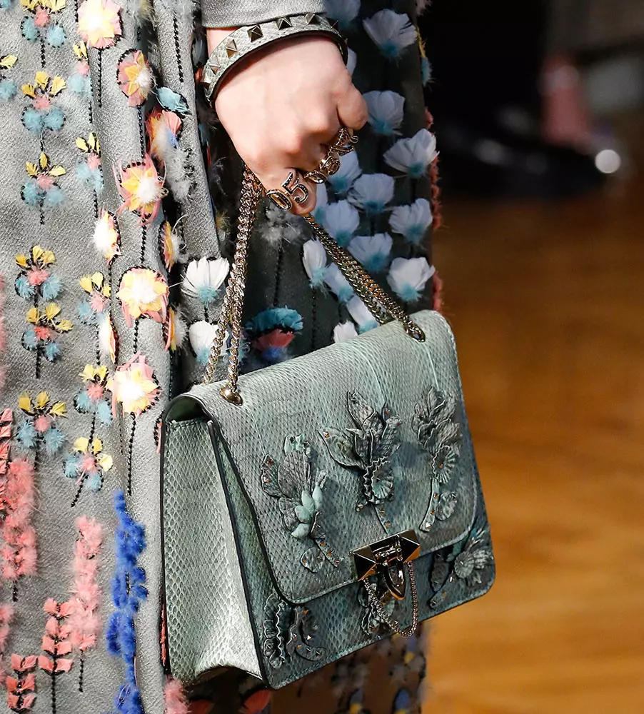 Sababaraha News Good: Valentino's Fall 2017 Runway Bags are Terrific 18059_26