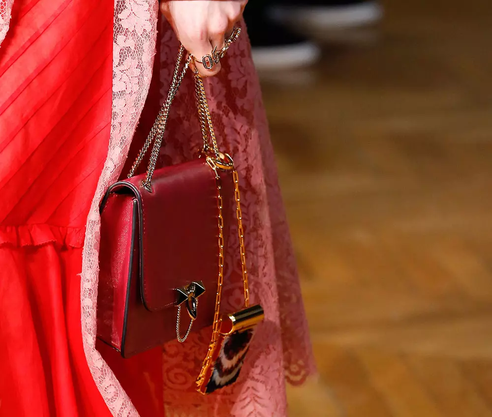 Sababaraha News Good: Valentino's Fall 2017 Runway Bags are Terrific 18059_3