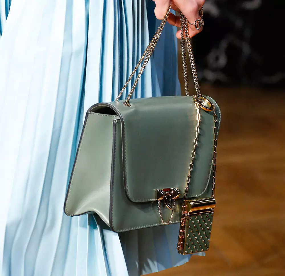 Sababaraha News Good: Valentino's Fall 2017 Runway Bags are Terrific 18059_5