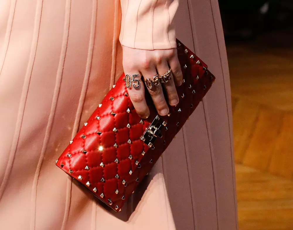 Sababaraha News Good: Valentino's Fall 2017 Runway Bags are Terrific 18059_6