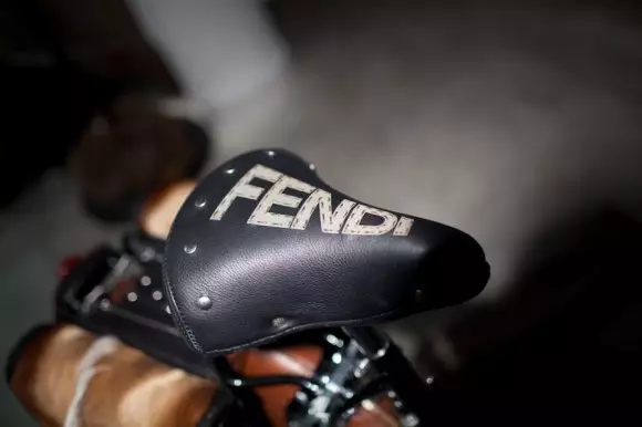 Fendi захиалгат дугуйн суудал