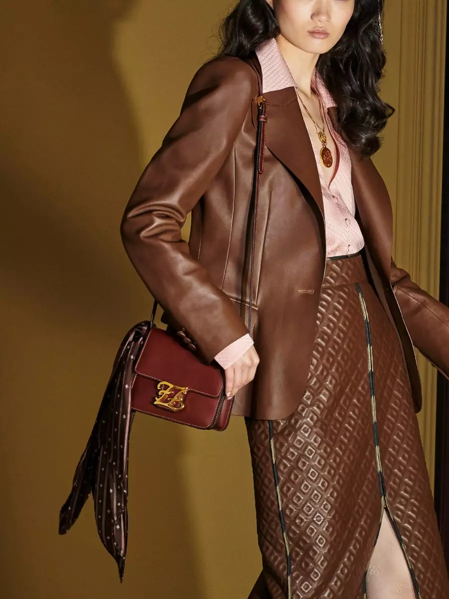 Los muchos bolsos de la colección Resort 2020 de Fendi 1906_28