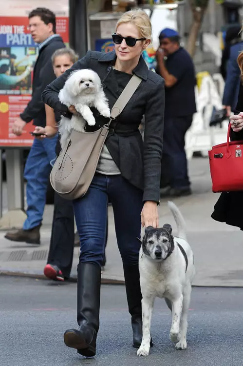 Kelly Rutherford jongléiert mat Pooch, Kaffi, an Hermes Evelyne 19127_5