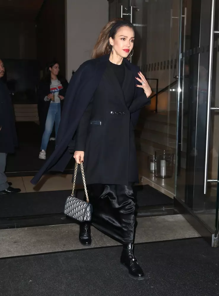 Celebs Trek to Cannes Loaded Down with Louis Vuitton và Saint Laurent 1945_9