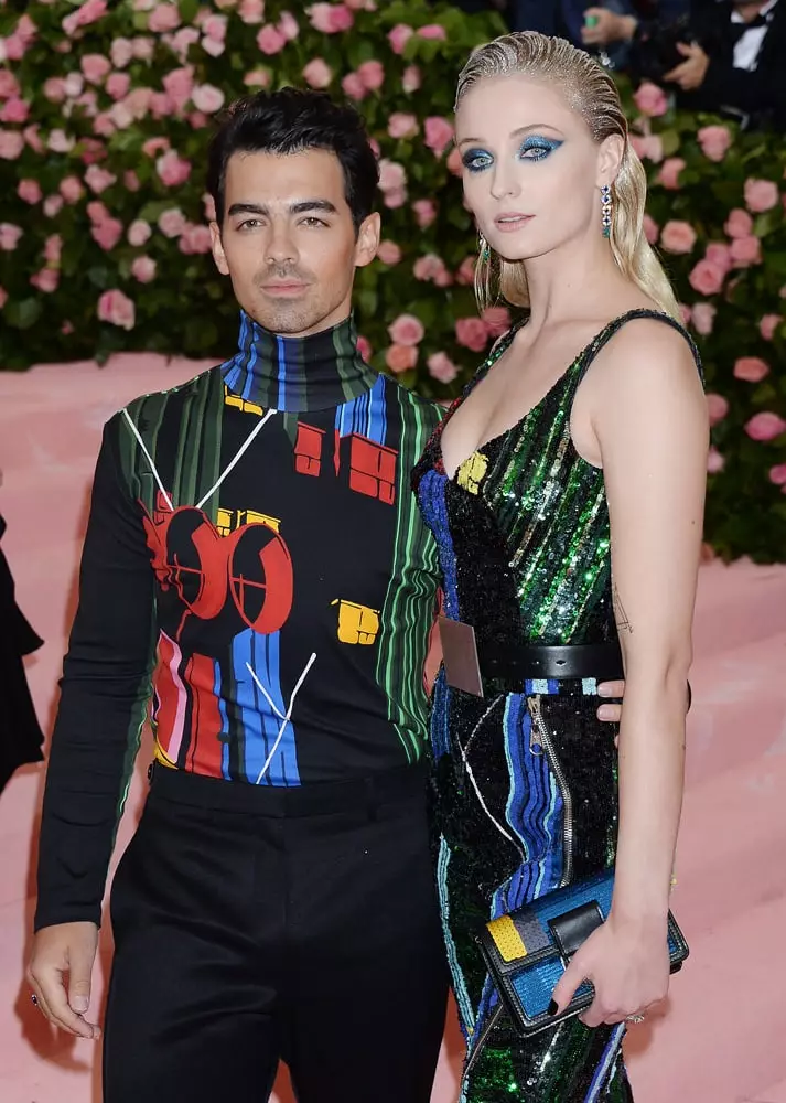 2019 Met Gala Guests Camp It Up With Bags fan Louis Vuitton, Gucci en Judith Leiber 1956_4