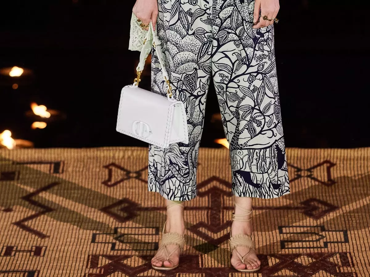 Pandangan Pertama Anda di Beg Dior's Cruise 2020 1967_14