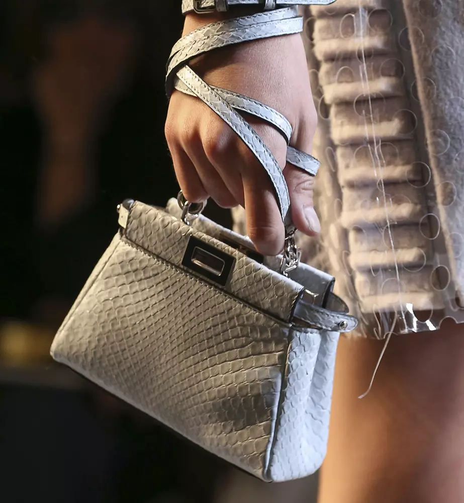 កាបូបម៉ាក Fendi Spring 2015 ១១