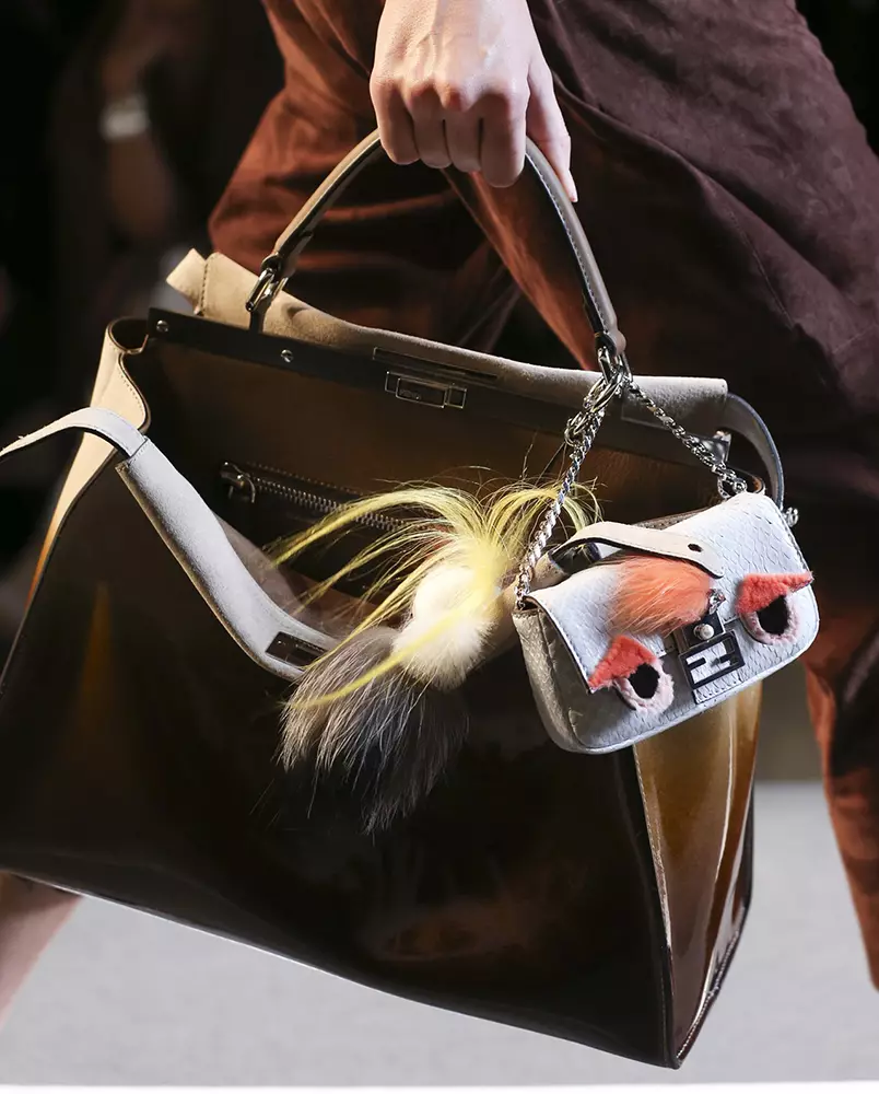 Fendi Spring 2015 гар цүнх 17