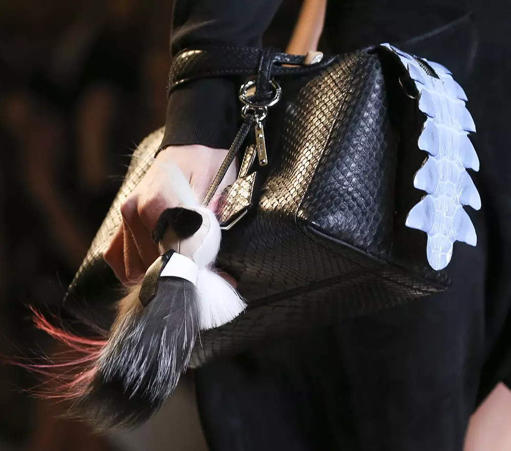 Fendi Spring 2015 гар цүнх 25