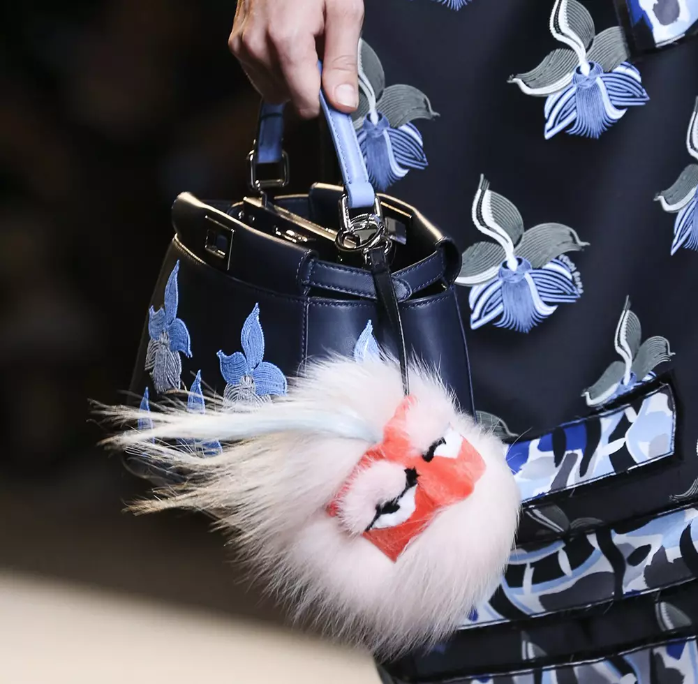 Fendi Spring 2015 гар цүнх 35