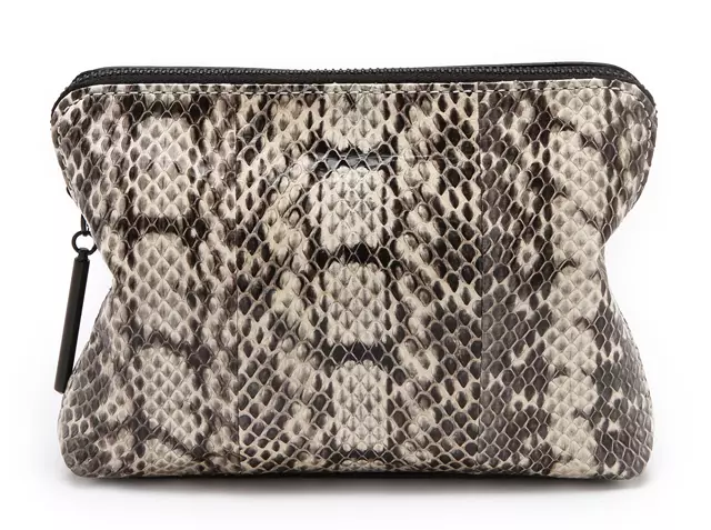 3.1 Phillip Lim clutch din piele de șarpe de 31 de secunde