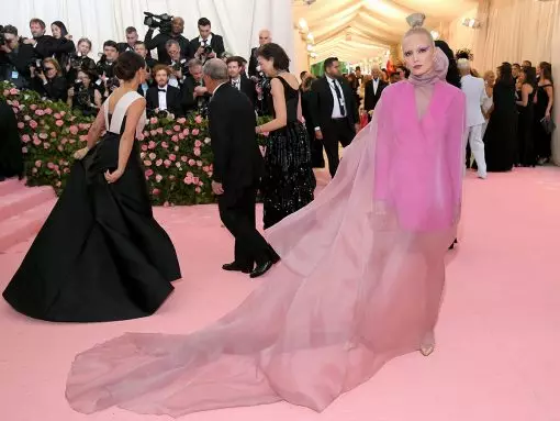 Eksklusif: Beg Ferragamo Rekaan Paul Andrew dan Pemikirannya Mengenai Met Gala Tahun Ini