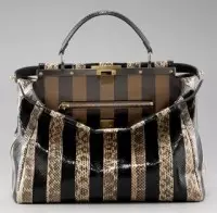 Η Fendi προσθέτει ρίγες στο Snakeskin Peek-A-Boo Tote 20202_1