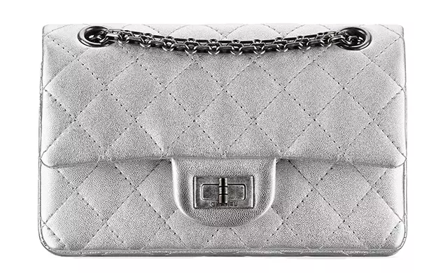 I-Chanel Metallic 2.55 Phinda ukhuphe i-Flap Bag