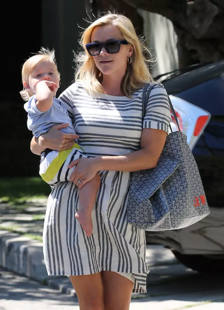 The Many Bags of Celebrity Moms-25