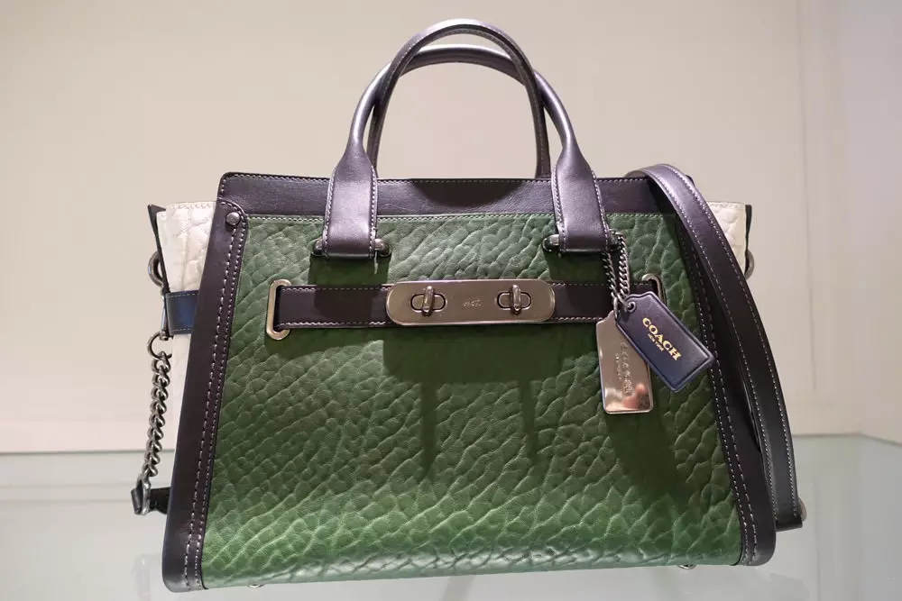 E Bléck méi no op Coach's Fall 2015 Handbags 20917_1