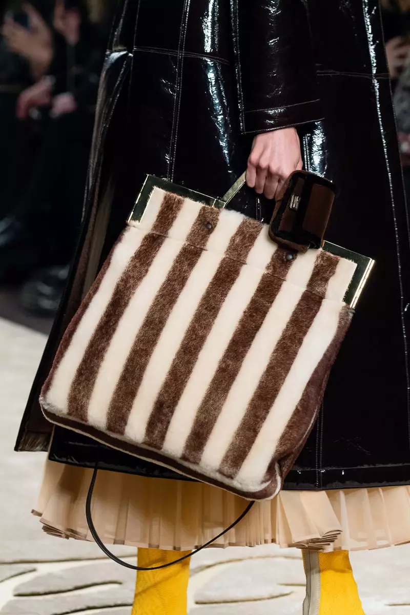 Fendi evita logotipos com sua coleção outono 2019, a última do diretor criativo Karl Lagerfeld 2103_11