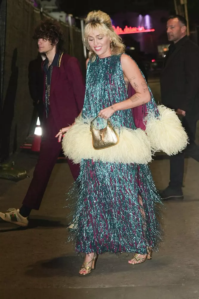 Celebs Carried Balenciaga és Celine, 2021. november 214_7