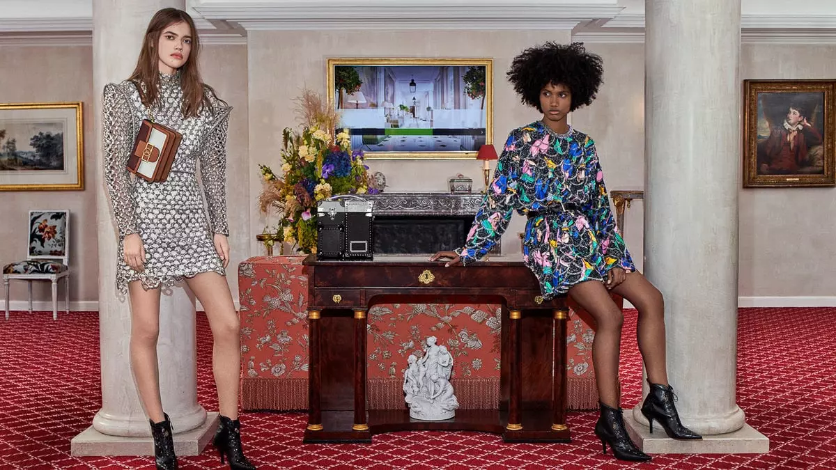 Fes un cop d'ull a les noves bosses de Louis Vuitton a la campanya publicitària de primavera de 2019 de la marca 2155_4