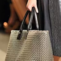 Kabelky na týždeň módy: Bottega Veneta jar 2012 21647_17