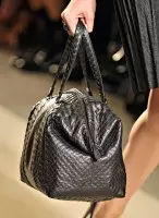 Kabelky na týždeň módy: Bottega Veneta jar 2012 21647_19