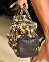 Kabelky na týždeň módy: Bottega Veneta jar 2012 21647_31