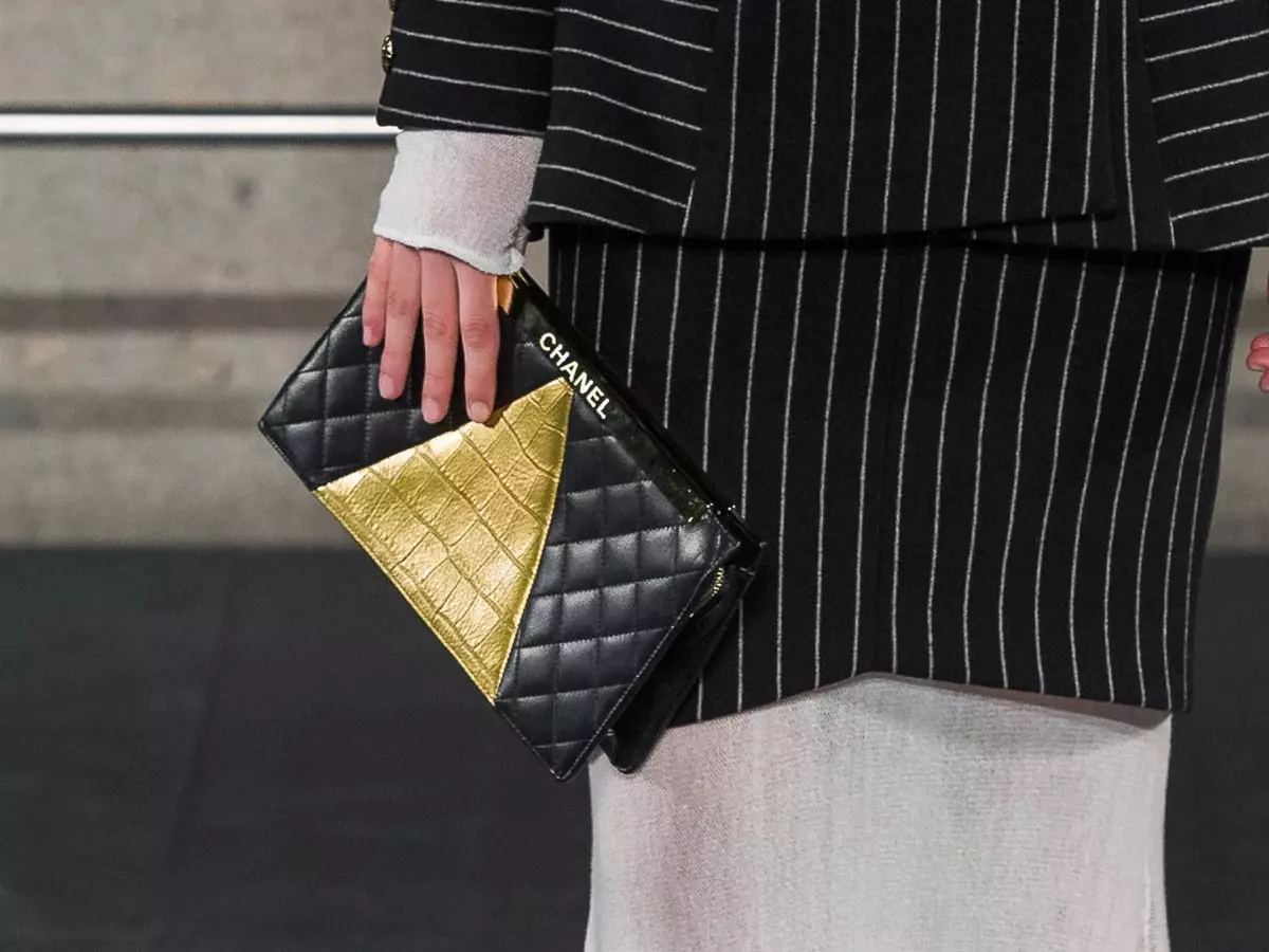 Skoðaðu Chanel's Métiers d'Art 2019 töskur beint af flugbrautinni 2243_1