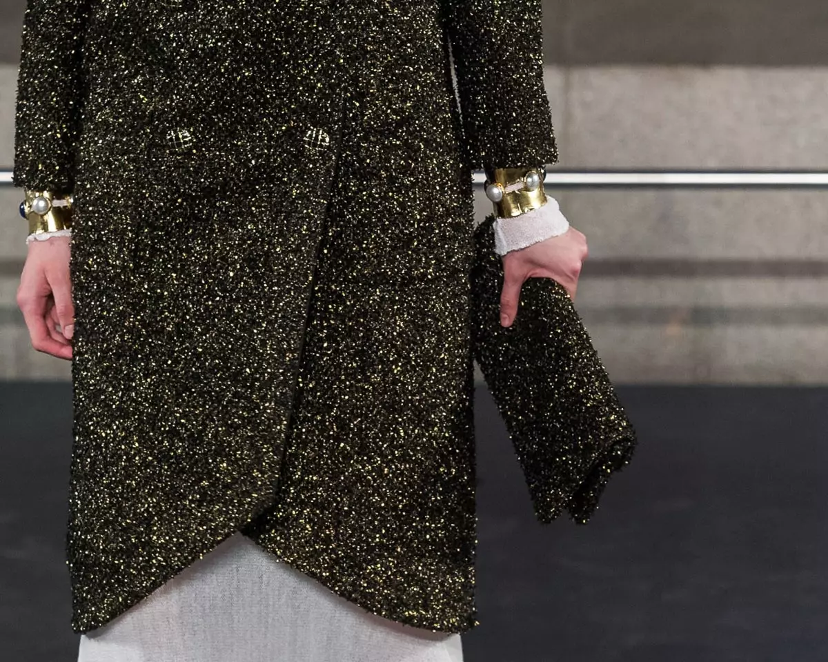 Nézze meg először a Chanel Métiers d'Art 2019 táskáit egyenesen a kifutóról 2243_10