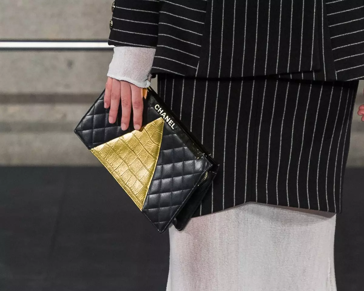 Skoðaðu Chanel's Métiers d'Art 2019 töskur beint af flugbrautinni 2243_13