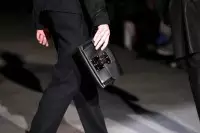 กระเป๋าแฟชั่นวีค: Louis Vuitton Men's Accessories Fall 2011 22588_15