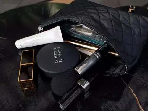 What’s In Her Bag: Stylist Elysze Held 23066_17