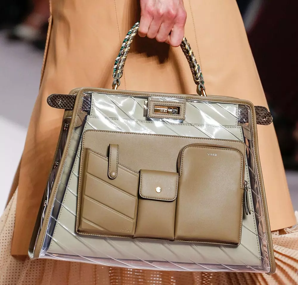 Çantat Fendi's Pranverë 2019 Runway theksojnë xhepat e shërbimeve dhe logot lëkure të stampuara 2379_40