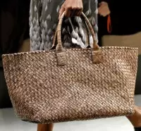 Moda hepdeliginiň sumkalary: Bottega Veneta Bahar 2011 23984_4