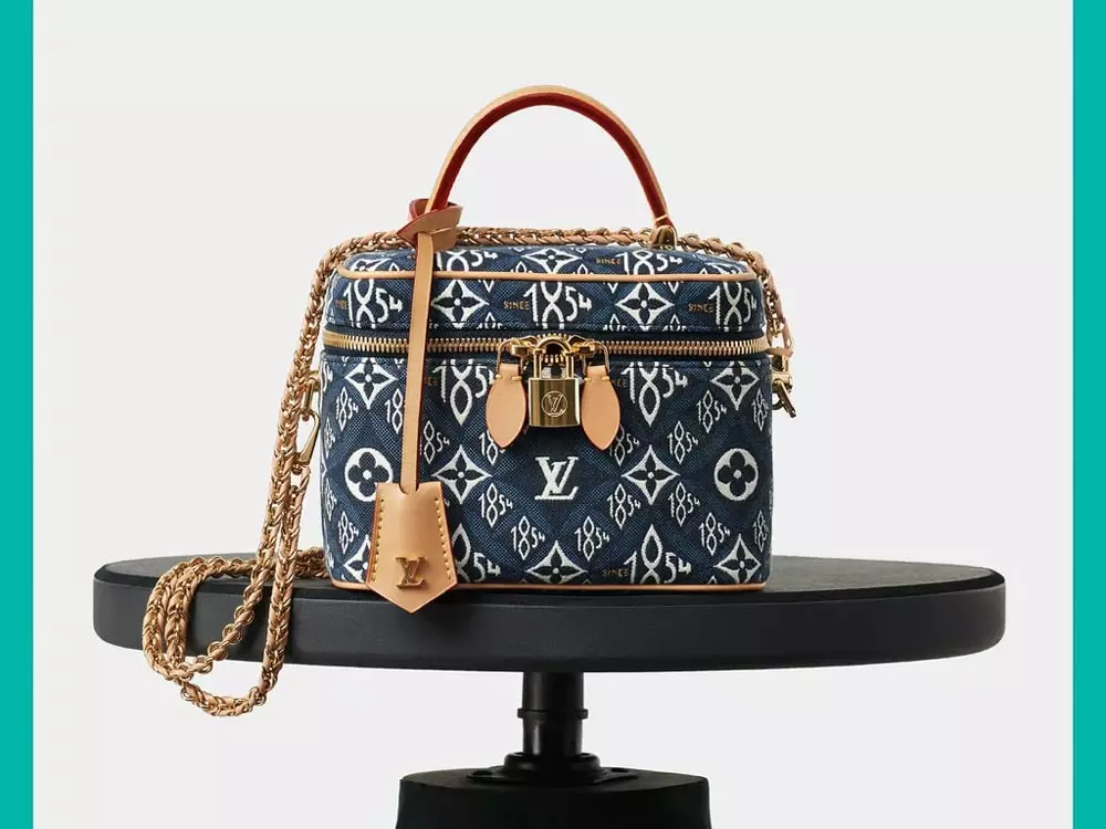 Louis Vuitton Menambah Blue Jacquard kepada Koleksi Sejak 1854 24899_1