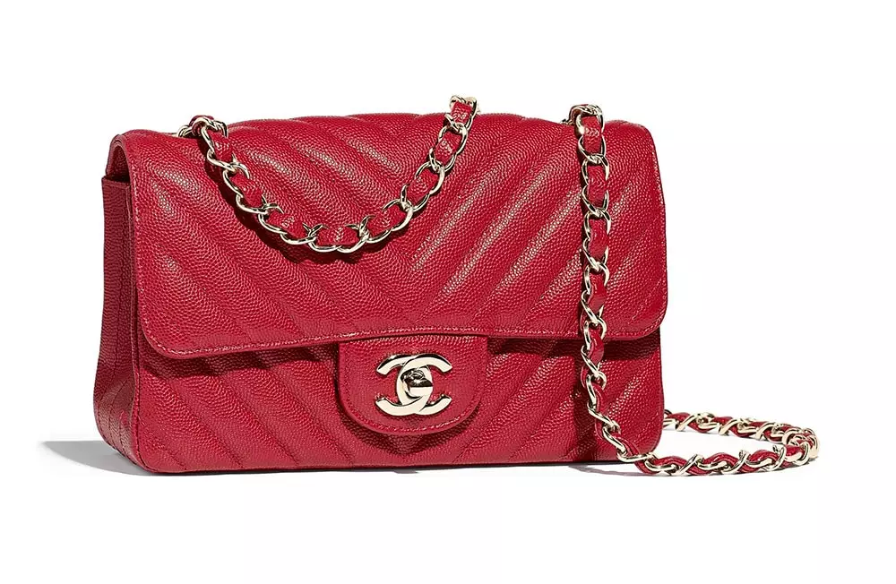 Chanel-ի 75+ պայուսակ 2018-ի աշնանային նախնական հավաքածուից երկու շաբաթ շուտ իջել են, և մենք ունենք նկարներ + գներ 2503_66