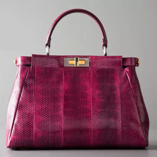 Fendi нь Peekaboo-г бүтэц, өнгөөрөө шинэлэг харагдуулдаг 25388_1