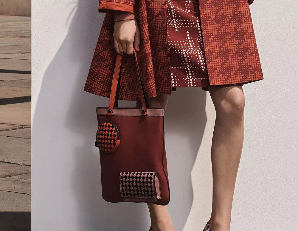 Bottega Veneta-ն շարունակում է զվարճալի նոր տարածքներ ուսումնասիրել նոր ձևերով և կառուցվածքներով հանգստավայր 2019-ի համար 2602_14