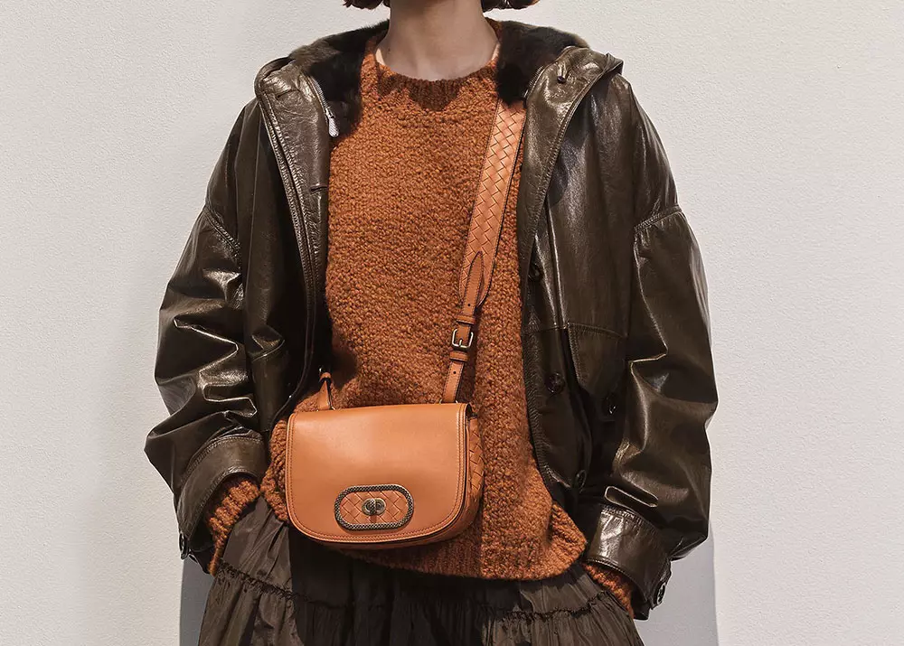 Bottega Veneta continúa explorando nuevos y divertidos territorios con nuevas formas y estructuras para el Resort 2019 2602_6