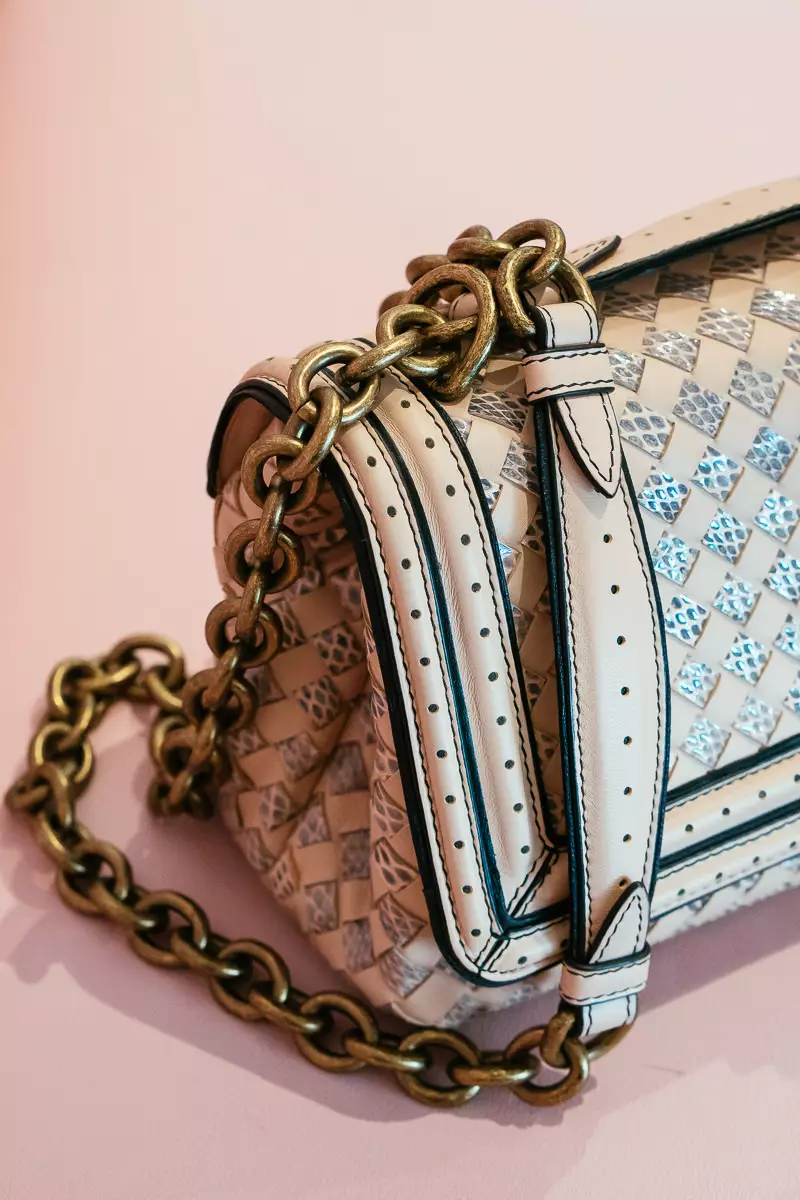 Bottega Veneta móstrase ben cos pasteles para as súas bolsas de primavera de 2018 2655_8