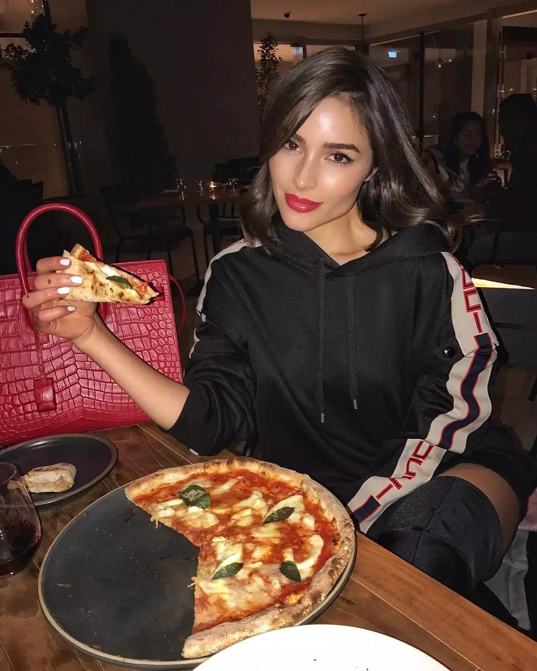 Imifuka myinshi ya Olivia Culpo Nkuko bigaragara kuri Instagram - Igice cya kabiri 2661_15