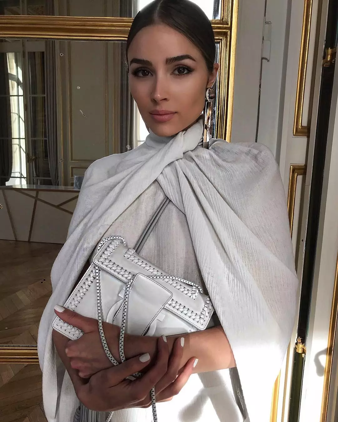 As moitas bolsas de Olivia Culpo vista en Instagram: segunda parte 2661_6